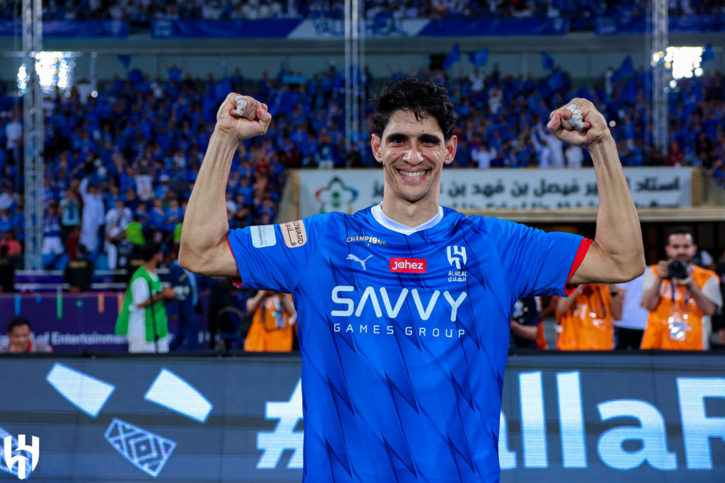 بونو يتوج رفقة الهلال بلقب الدوري السعودي - Le12.ma